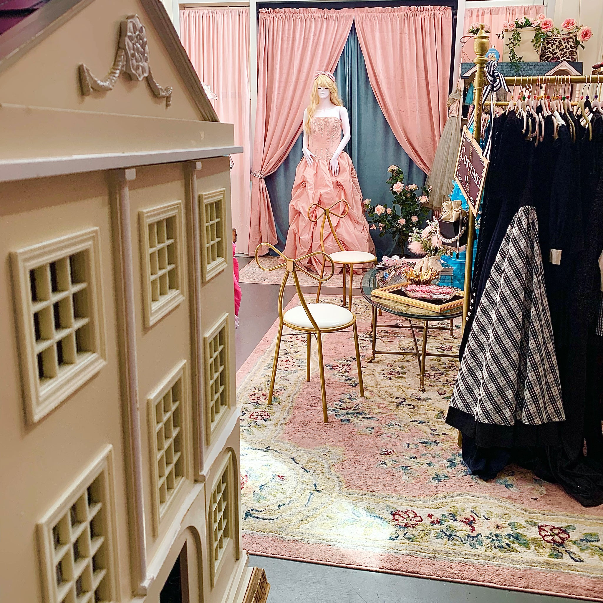Play Dress Up at a Dollhouse! | Entertainment Photo Studio in Glendale ...